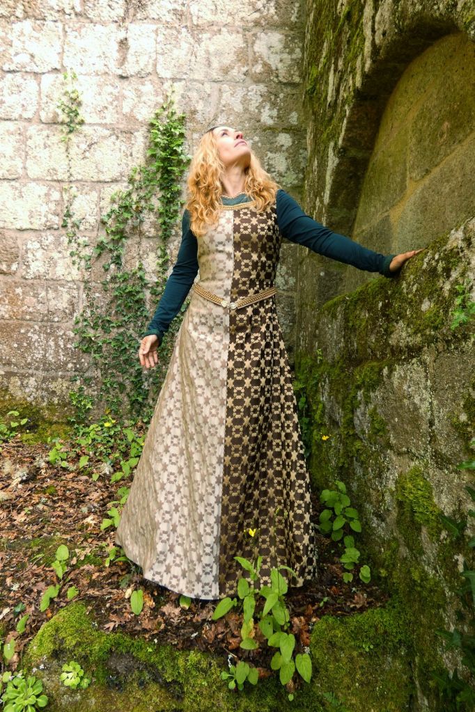 Vestimenta medieval disponible | Ropa Medieval