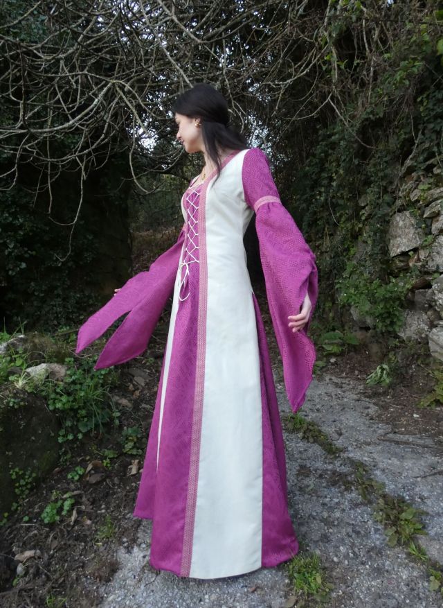 Vestuario de mujer disponible | Ropa Medieval