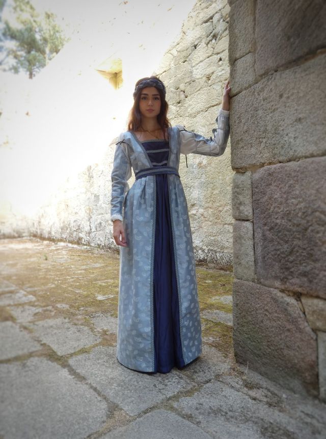 Vestuario de mujer disponible | Ropa Medieval
